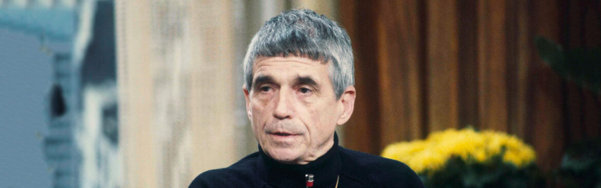 Daniel Berrigan (1921 - 2016), Jesuit priest and peace activist ...