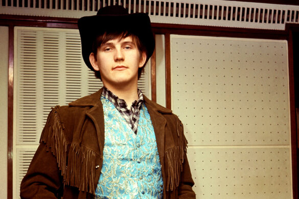 Wayne Fontana obituary: “The Game of Love” singer dies at 74 – Legacy.com