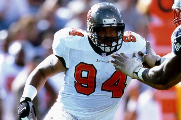 Steve White obituary: former Tampa Bay defensive end dies at 48 ...