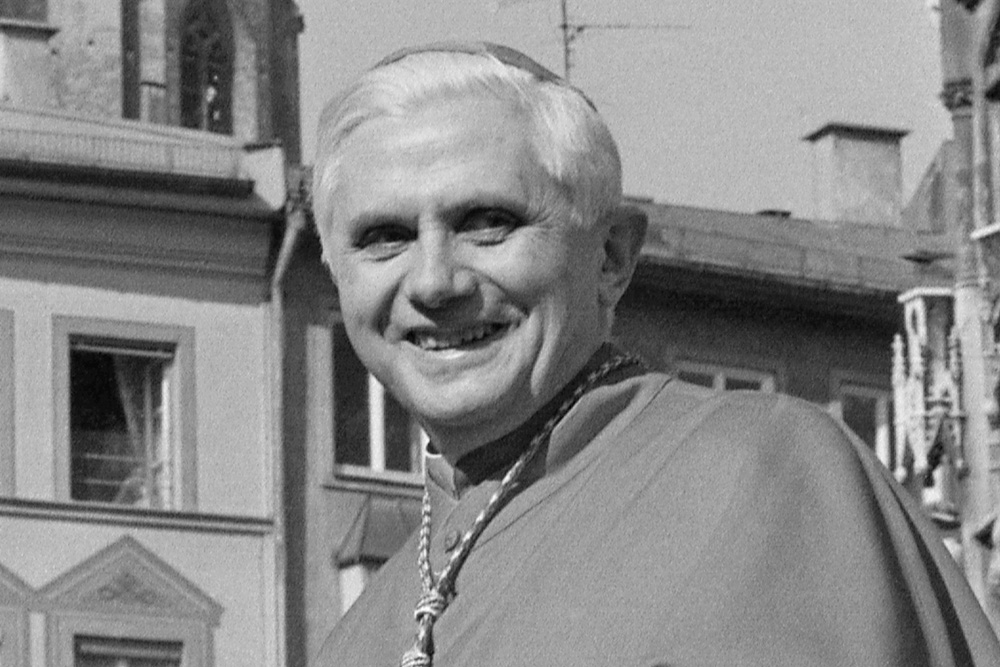 Pope Benedict Xvi Obituary Former Pope Dies At 95