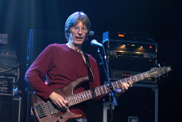 Phil Lesh obituary: Grateful Dead bassist dies at 84 – Legacy.com